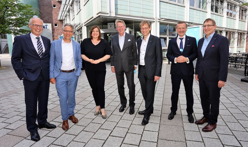 Pressemitteilung: Business School an der TU Hamburg wird 25 Jahre alt